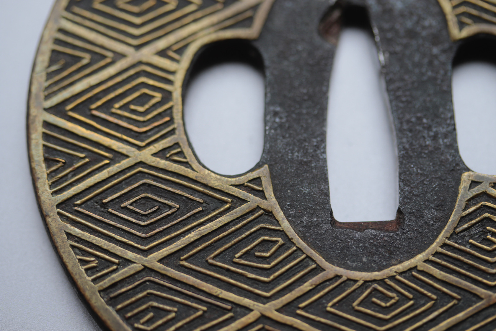 鉄地雷文鍔 Tsuba Lightning design | 古裂會 (こぎれかい)